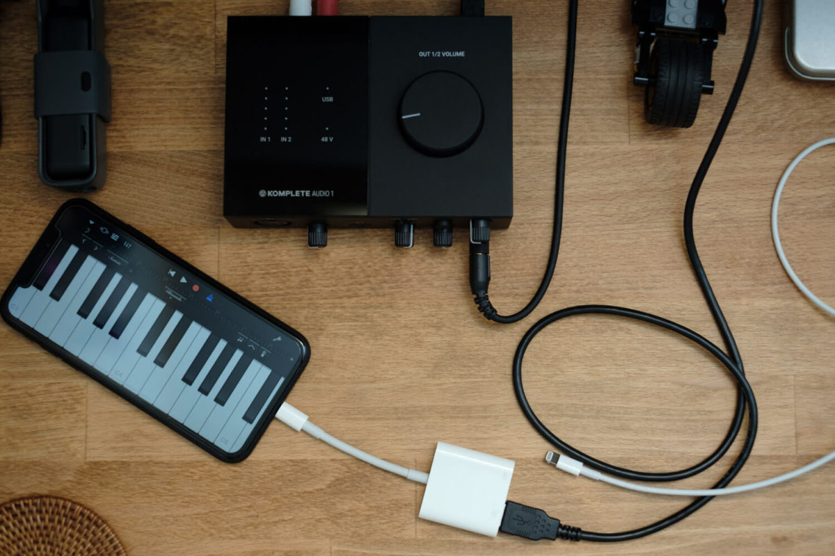 Komplete Audio 1をレビュー。最初のオーディオインターフェースや打ち込みメインの人にオススメ【NI】 | ENHANCE